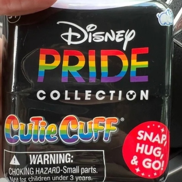 Disney | Accessories | Disney Pride Cutie Cuff All 5 Miss Piggy Stich ...